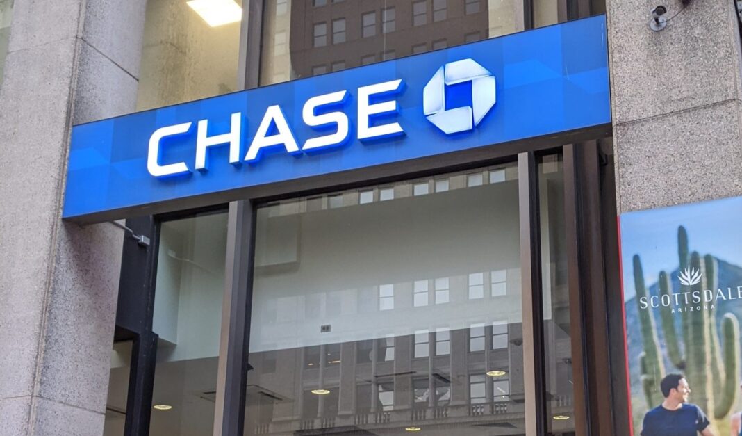 Chase will soon limit cash back rewards to its own accounts