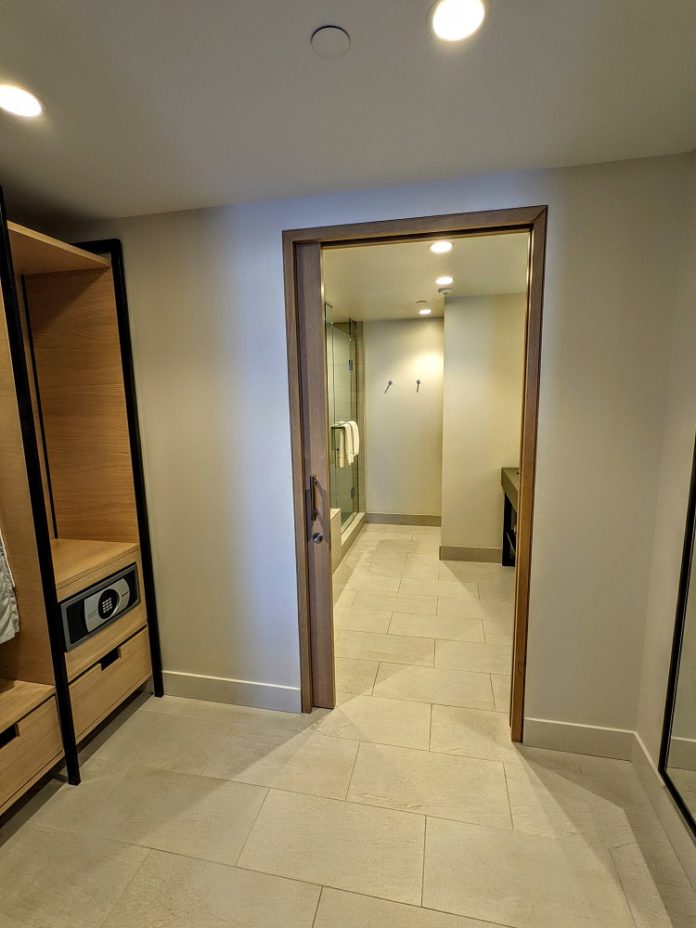 Hyatt Regency Seattle: Bottom Line Review (King Room & Regency Suite)