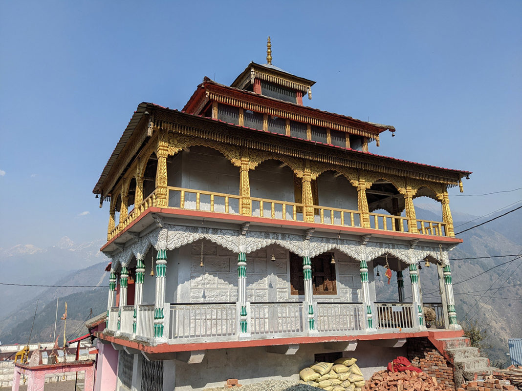 Visiting the Indian Himalayas in Raithal Village