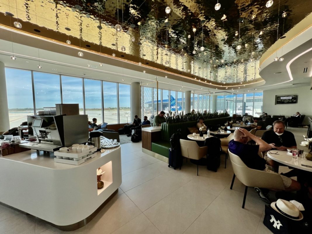 The Club at Charlotte International Airport (CLT): Bottom Line Review