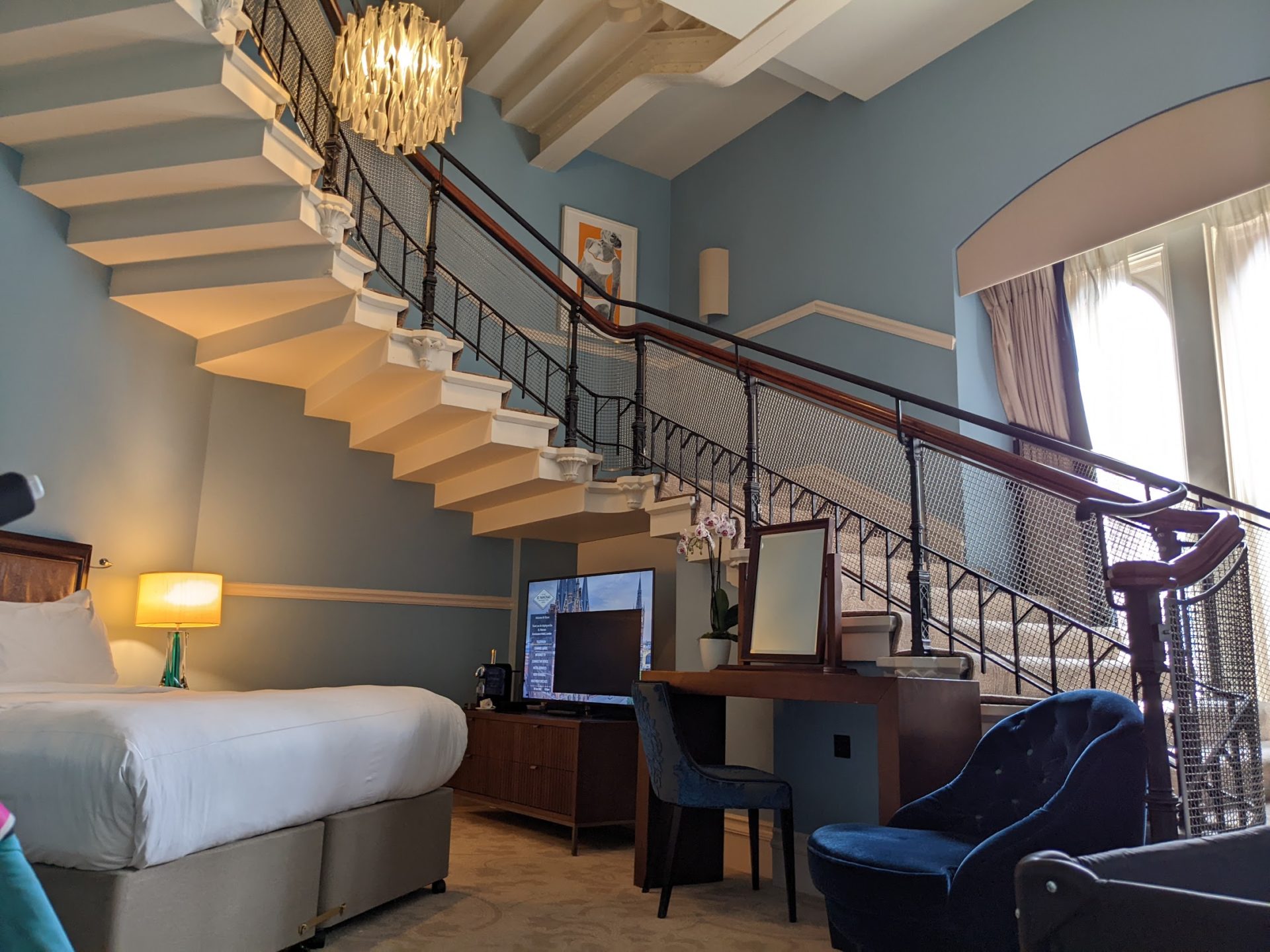 St. Pancras Renaissance London Grand Staircase Suite (awesome Suite ...