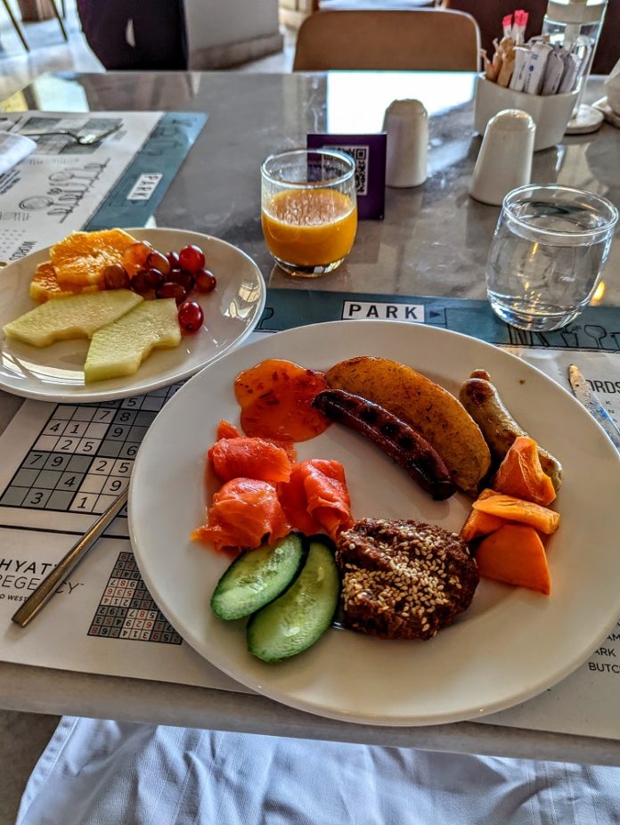 Bottom Line Review: Hyatt Regency Cairo West - Regency Suite