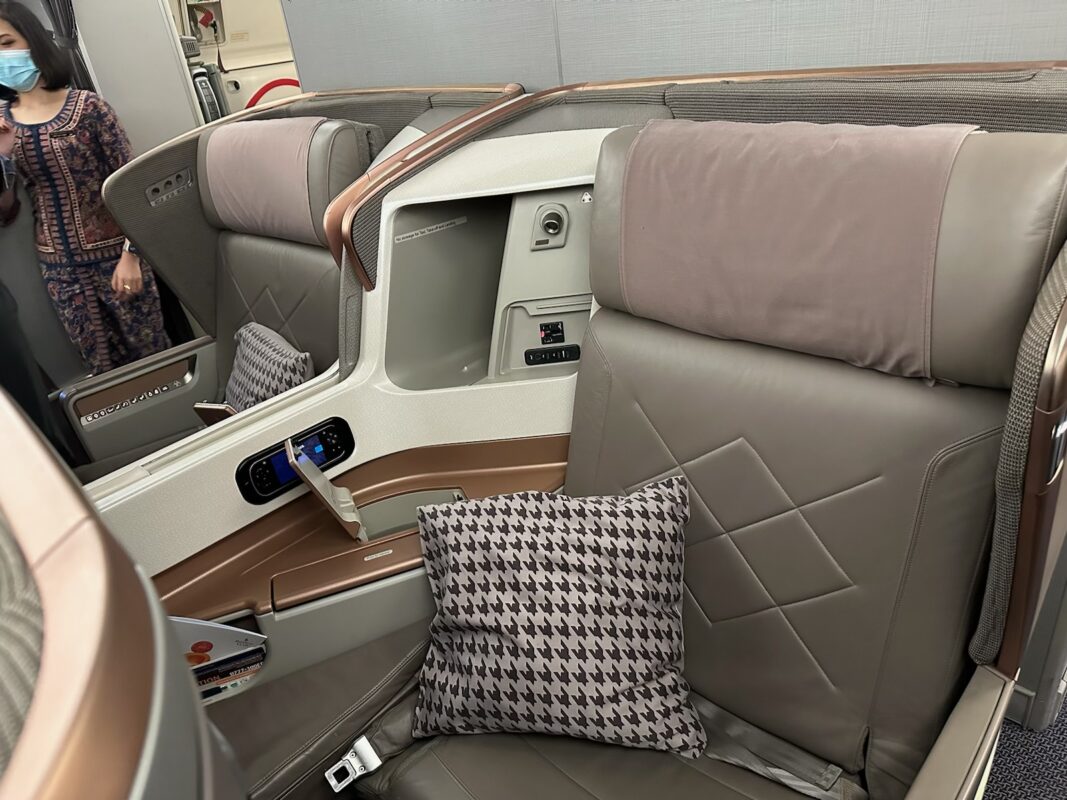 Singapore Airlines 777-300ER Business Class: Bottom Line Review