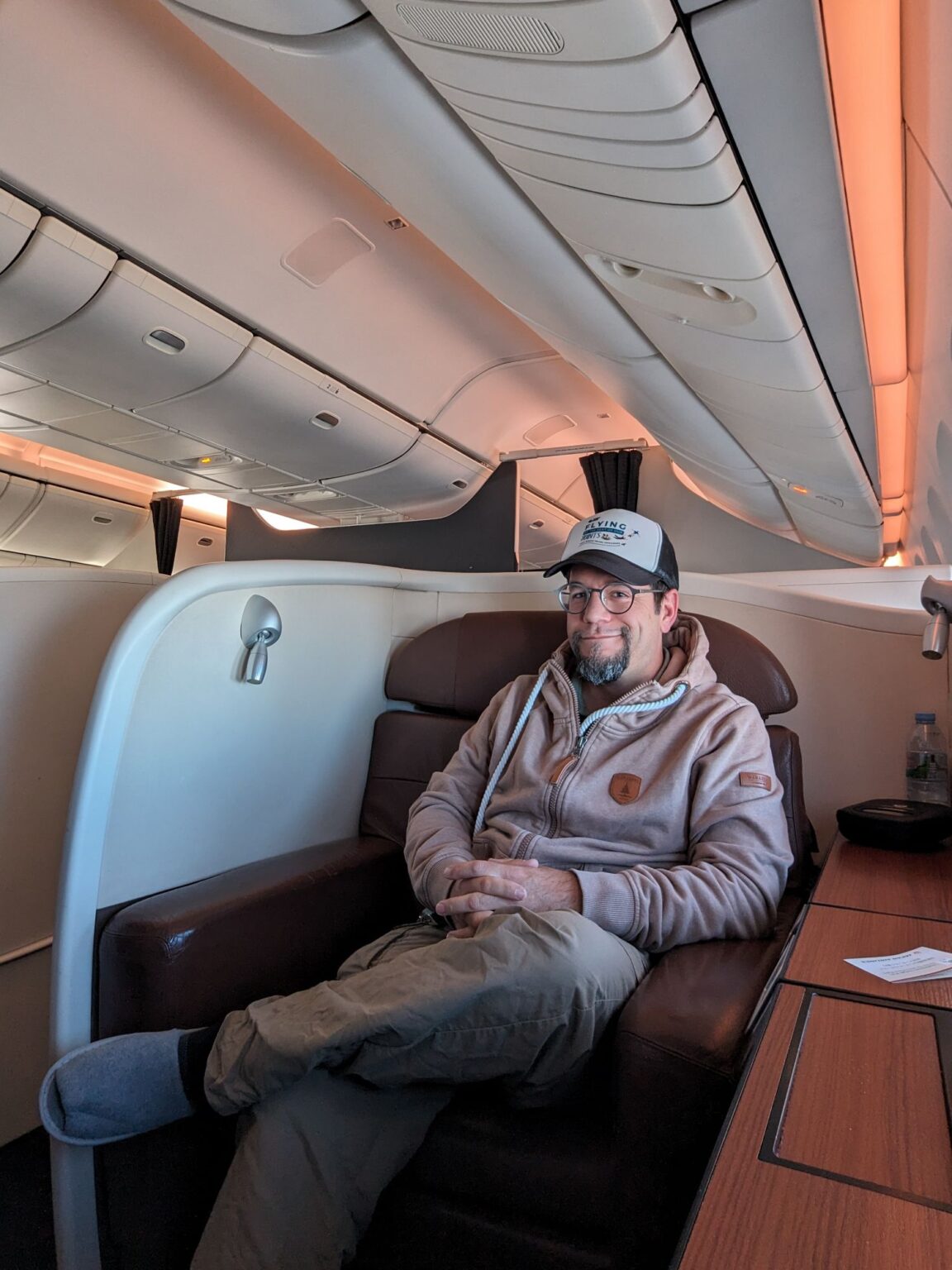 Japan Airlines 777 "old" First Class: Bottom Line Review (BKK-HND and ...