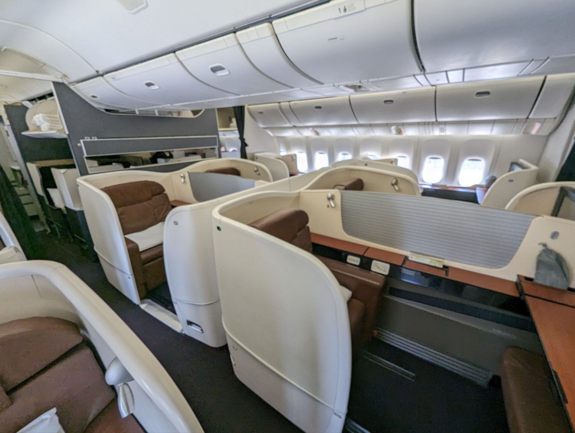 Japan Airlines 777 "old" First Class: Bottom Line Review (BKK-HND and ...