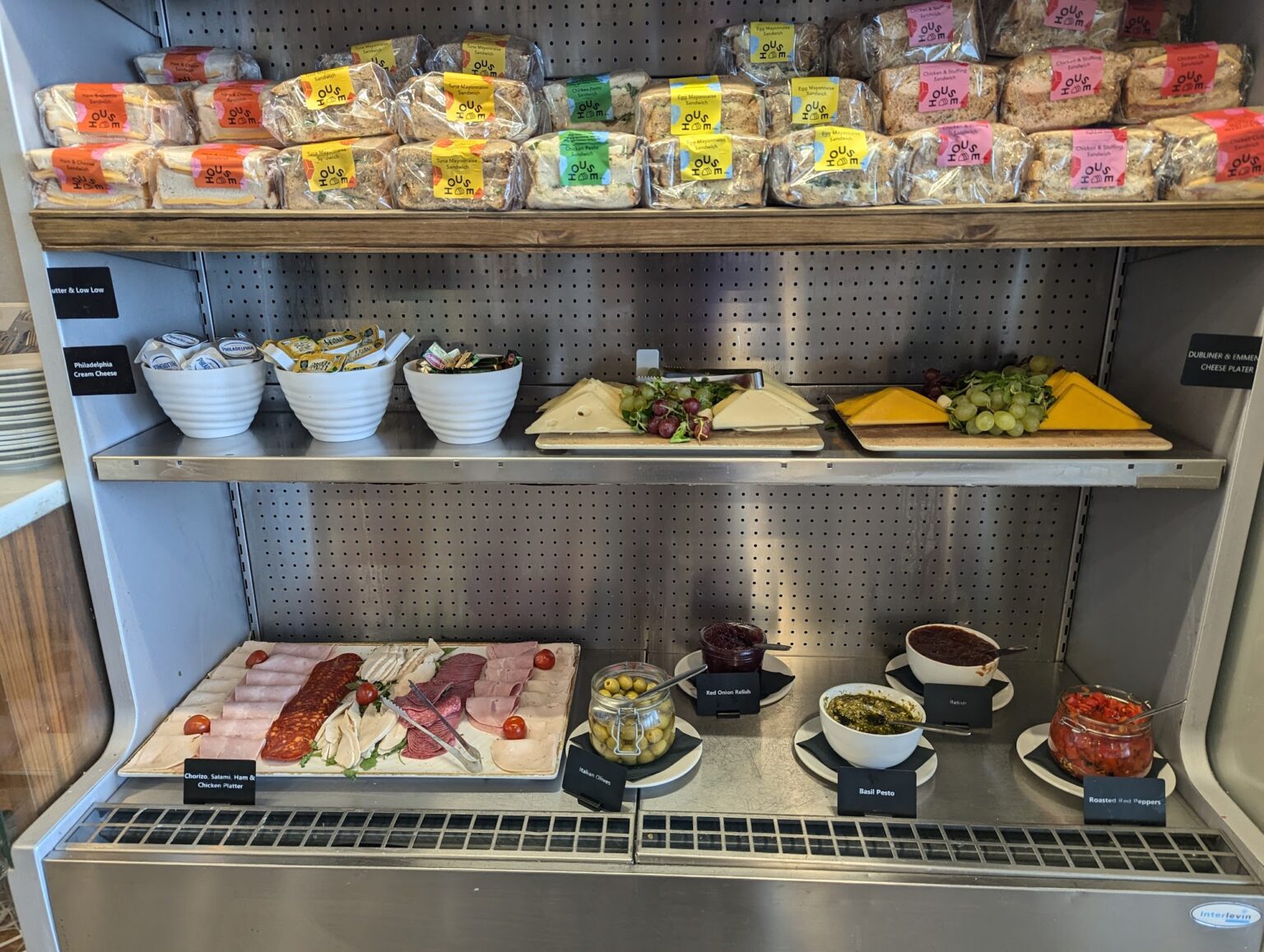 Dublin airport Priority Pass "T1 Lounge" quick review