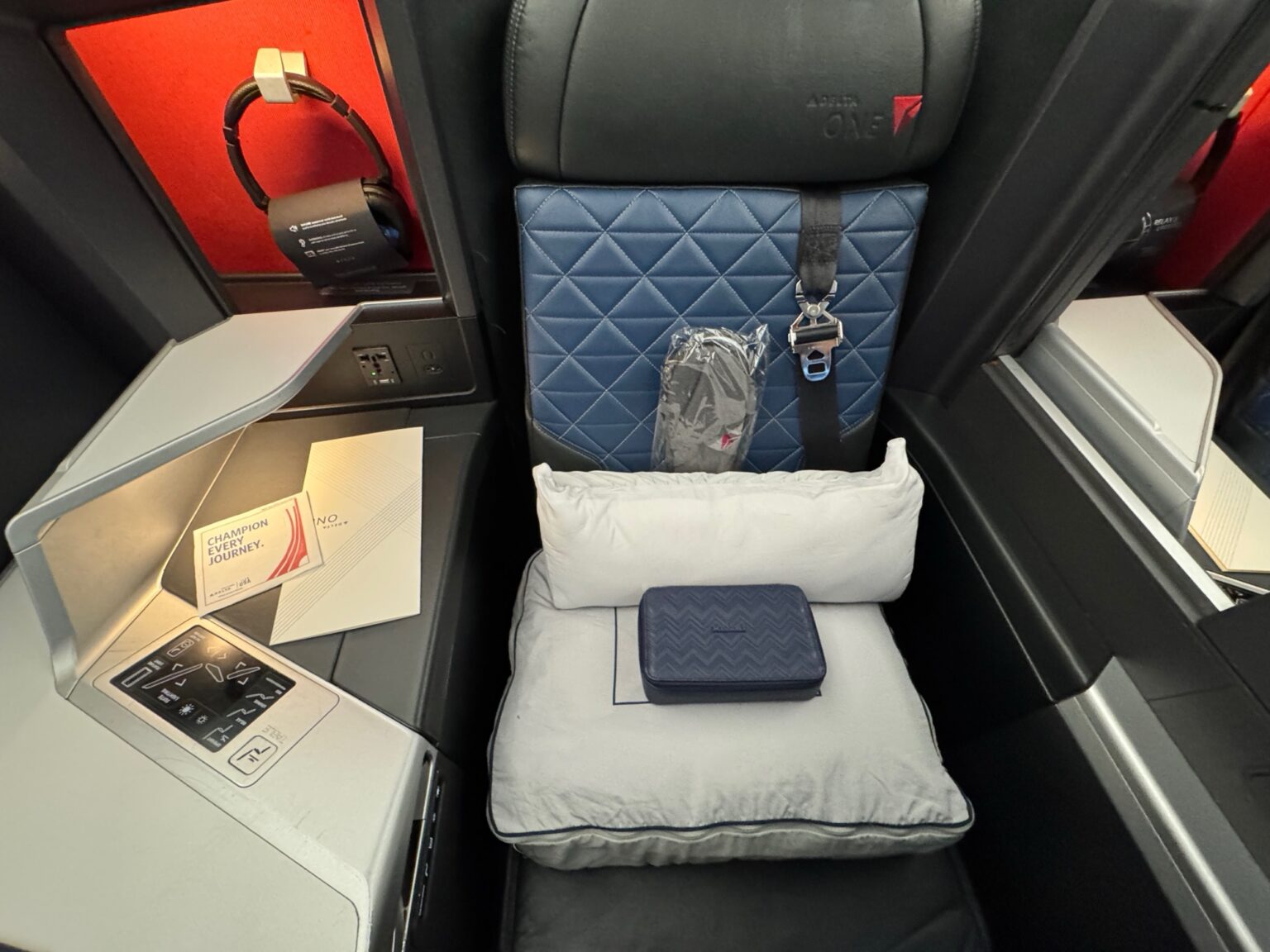 Delta One Suites Re-review. Detroit to Seoul and back