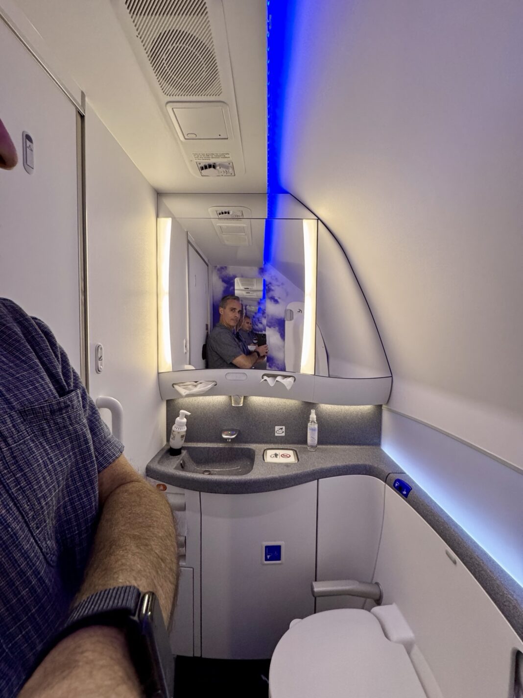 American Airlines 787 Flagship Preferred Suite Review